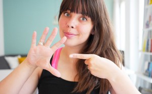 Tips | Jezelf voorstellen aan de hand van .. je hand! - Thank God It Is ...